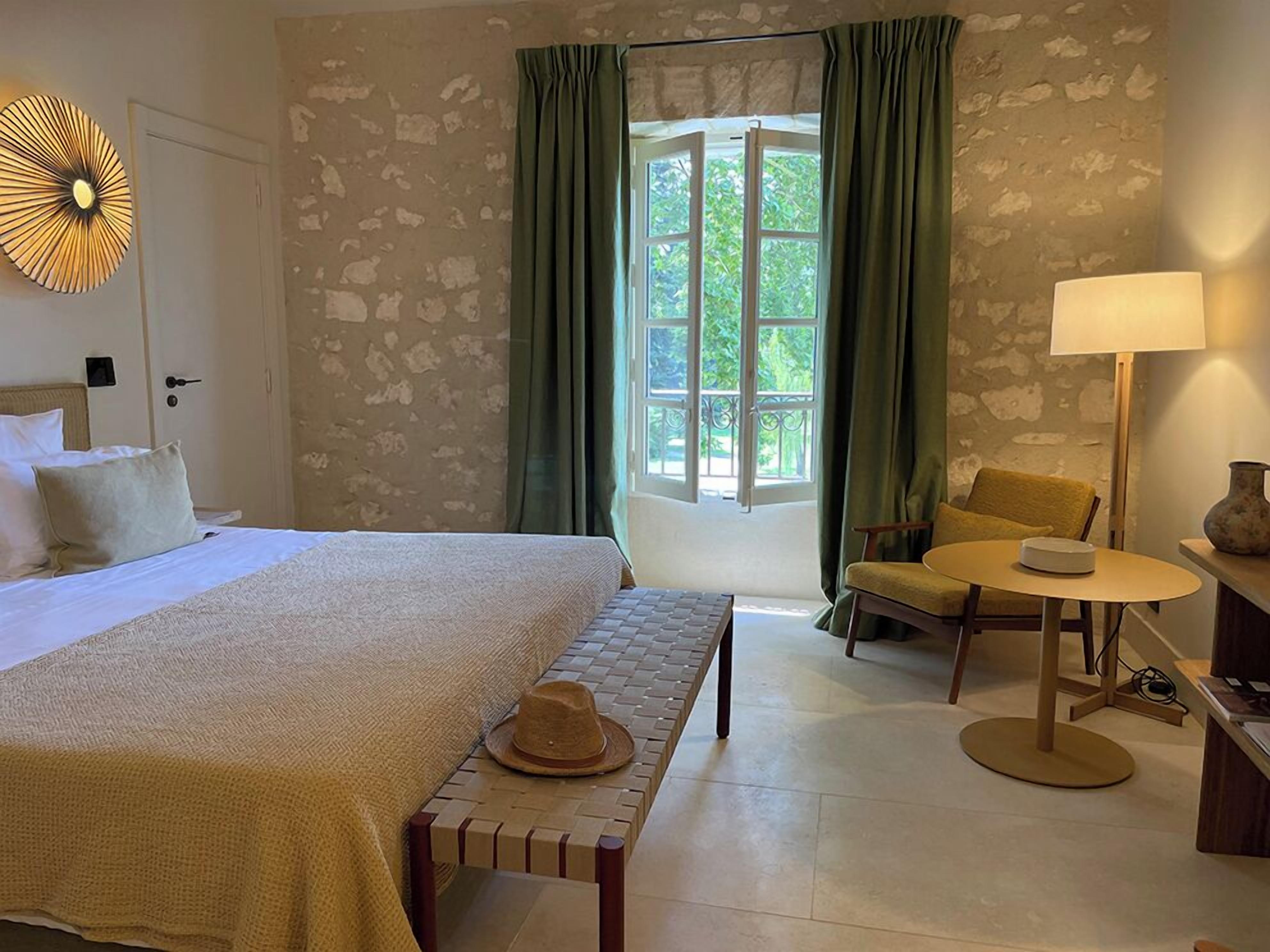 Quarto superluxo | Roupas de cama premium, frigobar, cofres nos quartos, escrivaninha