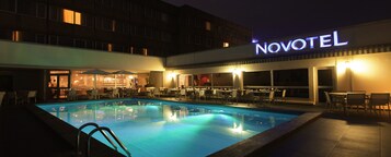 Piscina externa sazonal