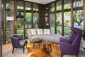 Jantares servidos, cozinha regional, com vista para o jardim 