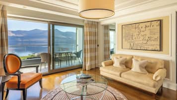 Lakeview Signature Suite | 1 quarto, minibar, cofre no quarto, secretária