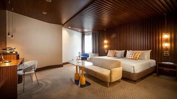 Quarto premium, 2 camas de solteiro (Vintage) | Frigobar, cofres nos quartos, escrivaninha, Wi-Fi de cortesia