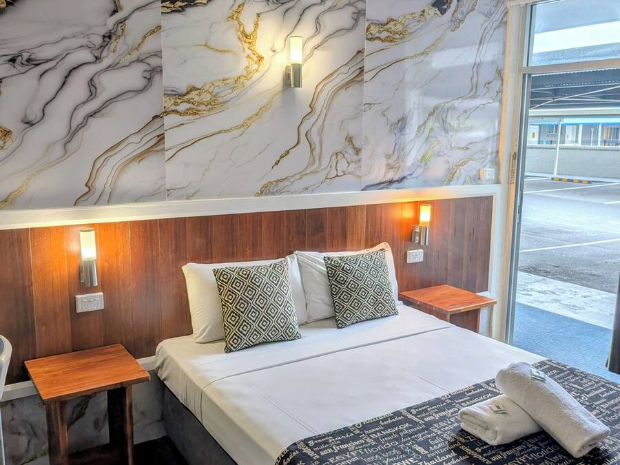 Quarto Duplo Standard | Secretária, ferro/tábua de engomar, Wi-fi grátis, despertadores