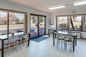 Café da manhã continental grátis todos os dias