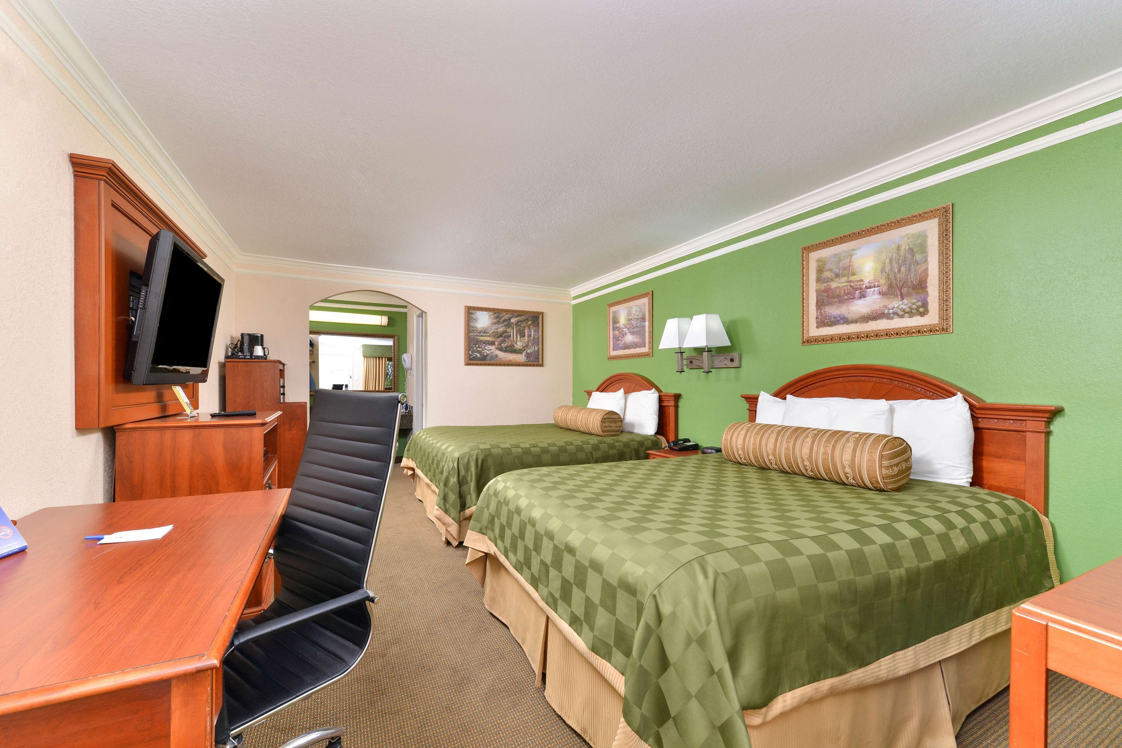 Americas Best Value Inn & Suites Alvin Houston, Alvin: Reviews & Hotel ...