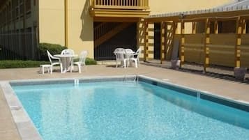 Piscina externa sazonal