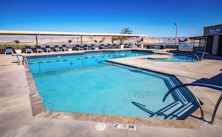 2 piscinas exteriores
