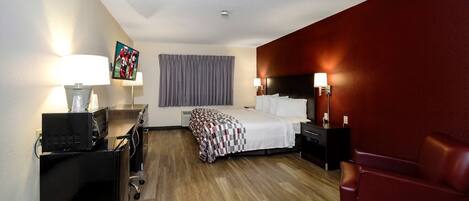 Quarto superior, 1 cama King, para não fumantes | Wi-Fi de cortesia, roupa de cama, despertadores