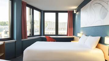 Quarto Superior, várias camas | Roupa de alta qualidade, secretária