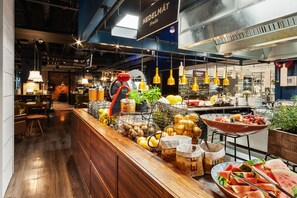 Pequeno-almoço tipo buffet diário incluído 