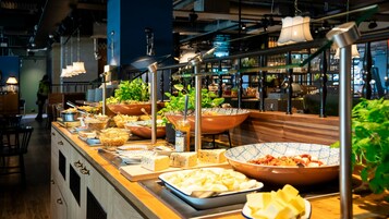 Pequeno-almoço tipo buffet diário incluído 