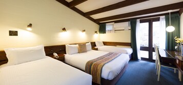 Roupa de alta qualidade, secretária, ferro/tábua de engomar 