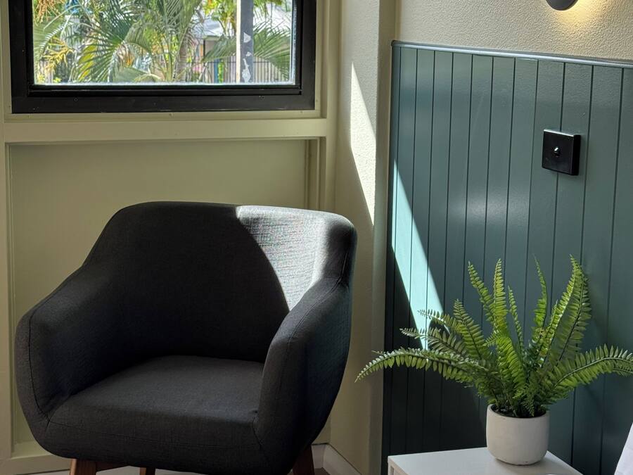 Quarto triplo standard, 3 camas de solteiro | Escrivaninha, espaço de trabalho para notebook, quartos à prova de som