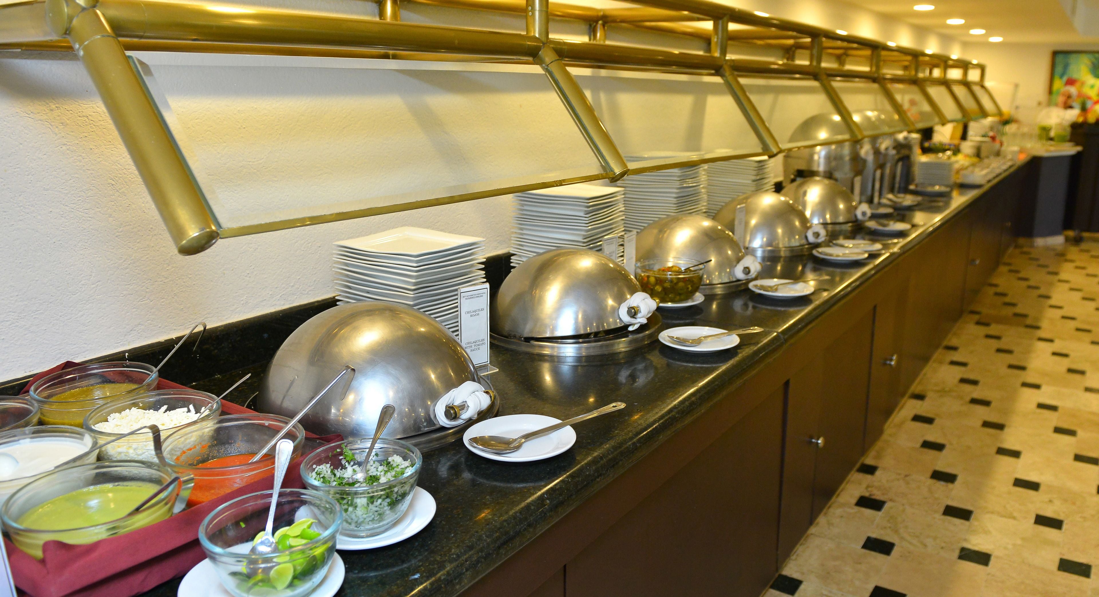 Pequeno-almoço tipo buffet diário mediante uma taxa 