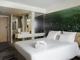 Quarto Executivo, 1 cama de casal e sofá-cama | 1 quarto, roupa de alta qualidade, cofre no quarto, secretária 