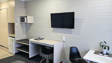 Smart TV 43 polegadas com canais digitais, TV, serviços de streaming