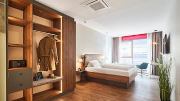 Doppelzimmer Premium Plus | 1 quarto, roupa hipoalergénica, minibar, cofre no quarto