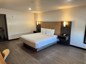 Quarto, 1 cama queen-size, acessível, não fumadores (Roll Shwr) | Wi-fi grátis, roupa de cama fornecida 