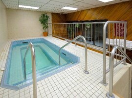 Banheira de hidromassagem interior