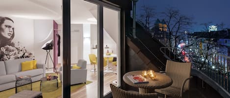 Suite, 1 quarto, vista para o jardim | Roupa hipoalergénica, minibar, cofre com capacidade para portátil