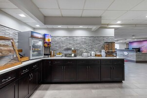 Café da manhã continental grátis todos os dias