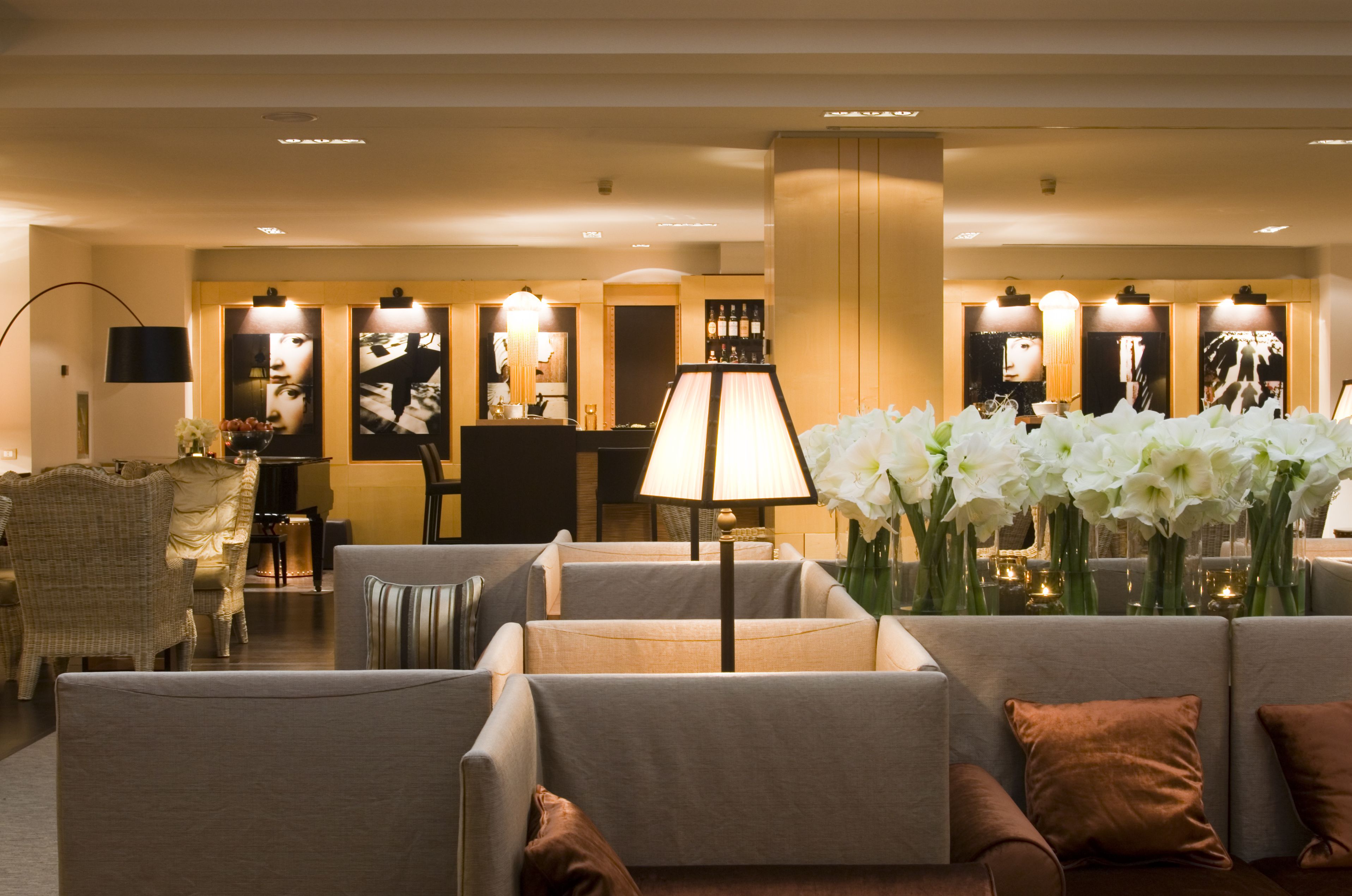 Este bar no lobby do hotel 