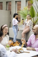 Piscina externa, funciona das 6h às 22h, guarda-sóis, espreguiçadeiras