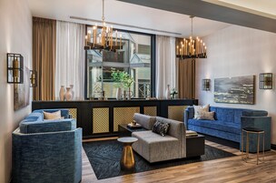 Área de estar no saguão