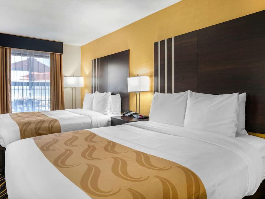 Secretária, secretária adequada para computadores portáteis