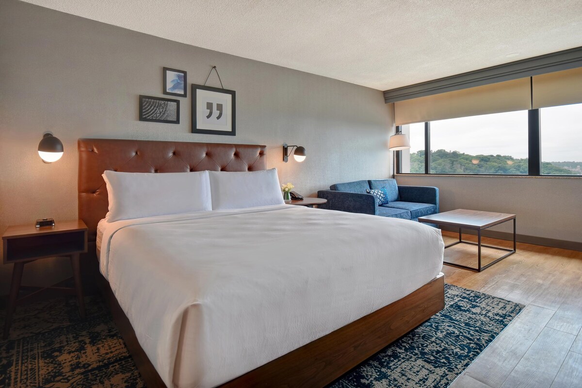 Four Points by Sheraton Boston Newton: 2022 Room Prices, Deals ...