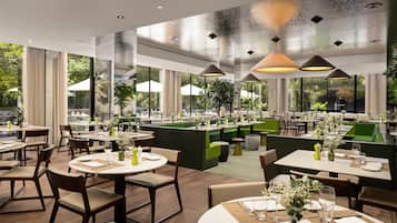 2 restaurantes, pequenos-almoços servidos, cozinha mediterrânica