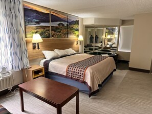 Suite-Estúdio, 1 cama king-size, não fumadores | Cofre no quarto, com mobília individualizada, secretária 