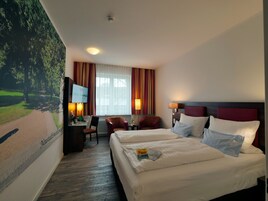 Quarto Duplo Comfort | Roupa hipoalergénica, secretária 