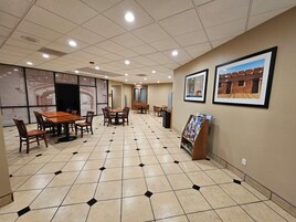 Pequeno-almoço completo diário incluído 