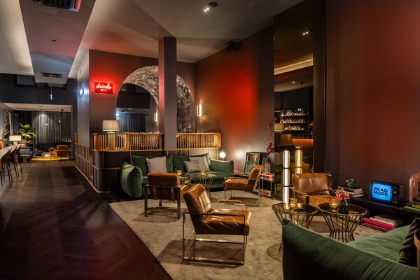 Hotel Amano Düsseldorf - Düsseldorf