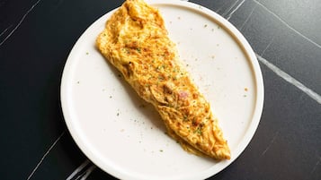 Pequeno-almoço tipo buffet diário (18.90 EUR por pessoa)