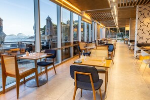 5 restaurantes, pequenos-almoços servidos, cozinha italiana 