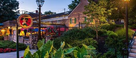 Café da manhã, almoço e jantar; culinária americana