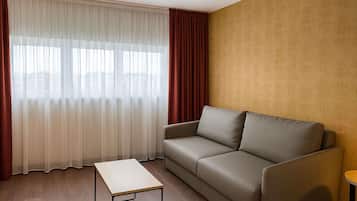 Quarto Premium, 1 cama de casal e sofá-cama | Roupa de alta qualidade, camas de colchão pillowtop, cofre no quarto