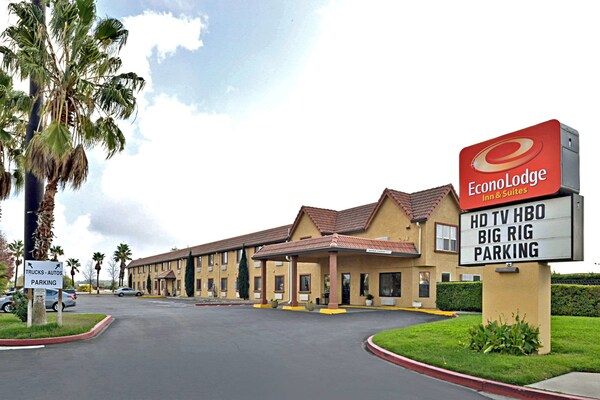 Econo Lodge Inn & Suites Corning Travel Center - Orland