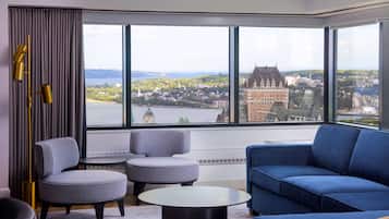 Suite Premium, vista para o rio | Sala de estar | Televisor LCD, base para iPod, filmes pagos, escritórios
