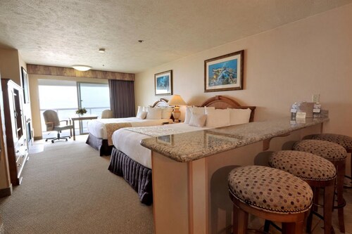 Promenade Inn & Suites Oceanfront Reviews, Deals & Photos 2024 - Expedia