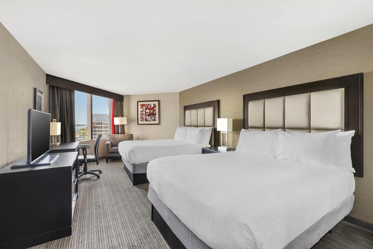 1 quarto, roupa de alta qualidade, edredões de penas