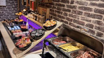 Pequeno-almoço continental diário (14.90 EUR por pessoa)