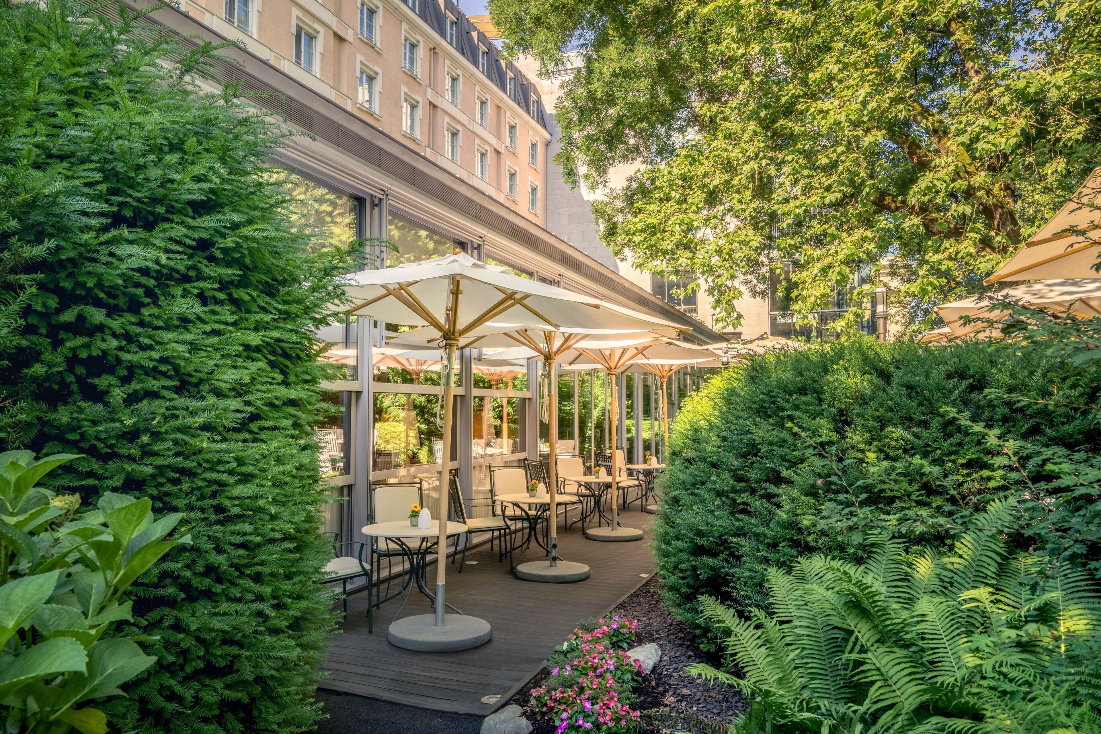 2 restaurantes, pequenos-almoços servidos, cozinha local 