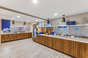 Pequeno-almoço tipo buffet incluído 