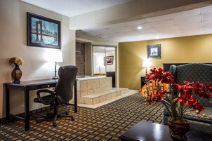 Cortinas/cortinados opacos, ferro/tábua de engomar, Wi-fi grátis 