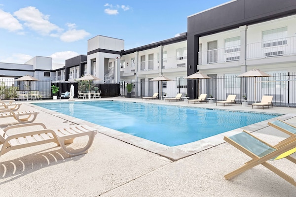 Baymont By Wyndham Beaumont - Beaumont, TX