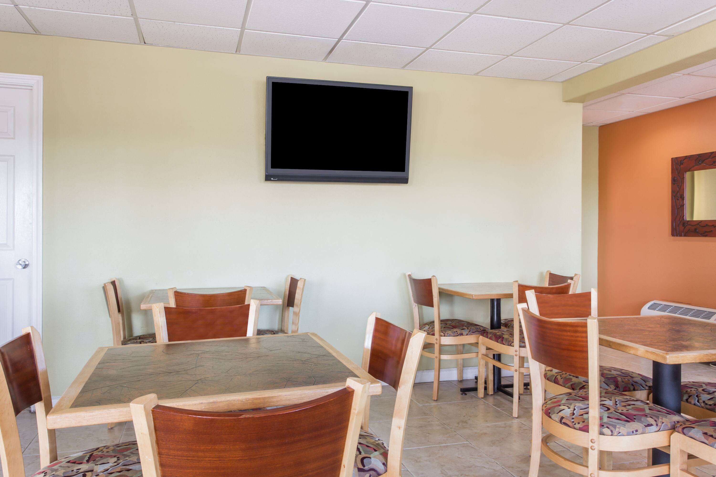 Café da manhã para viagem grátis todos os dias