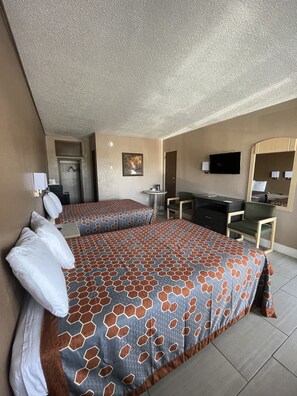 Quarto Económico, 2 quartos | Cortinas/cortinados opacos, quartos insonorizados, Wi-fi grátis 