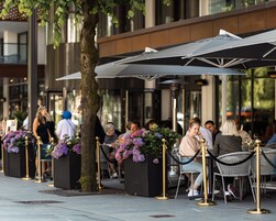 2 restaurantes, pequenos-almoços servidos, cozinha internacional 